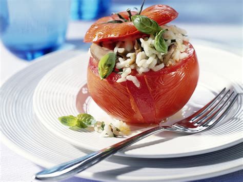 Gefüllte Tomaten mit Pilz Risotto Rezept EAT SMARTER