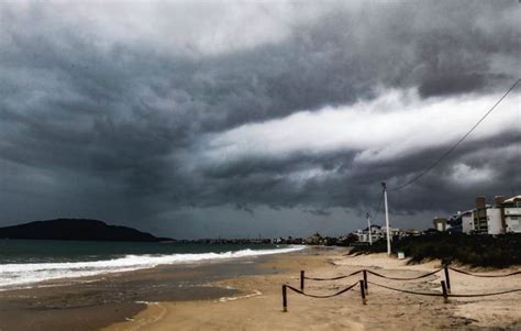 Ciclone extratropical deixa o tempo instável no fim de semana em SC