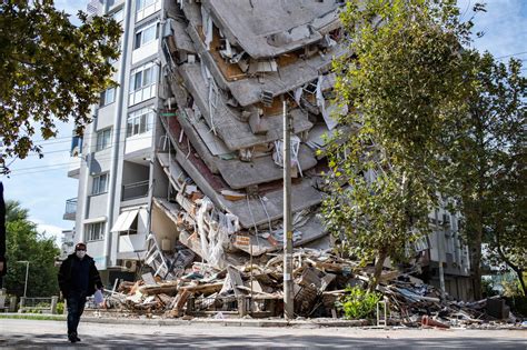 Catastrophe S Isme En Turquie Le Bilan D Passe Les Morts