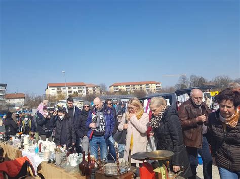 MEGA Floh Jahr Antik Sammlermarkt Burghausen Kaufland Parkplatz 1