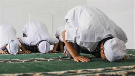 Tata Cara Dan Bacaan Shalat Witir Lengkap Dengan Niat Dan Doa
