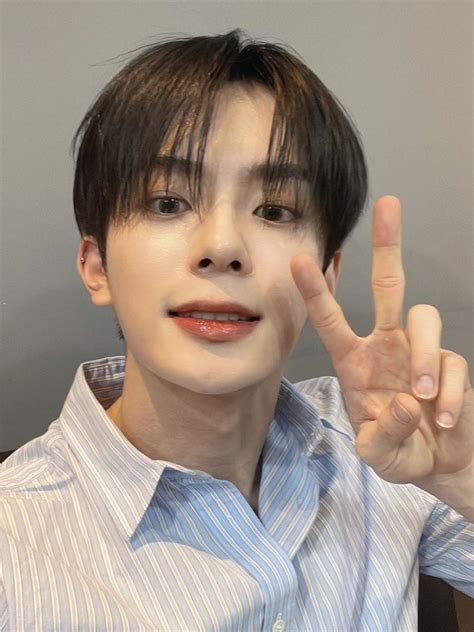 ᴷᴬᴿᴸᴵᴮᴬᵁ 𓃠 on Twitter RT the verivery 2023 06 01 잇츠라이브