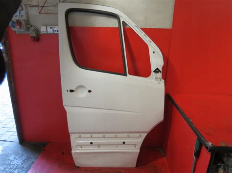 VW CRAFTER I SPRINTER W906 DRZWI PRAWE PRZÓD BIAŁE DRZWI PRAWE PRZÓD