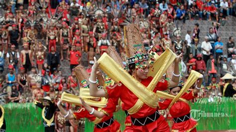 Adat Istiadat Melayu Kalimantan Barat Adrian Howard