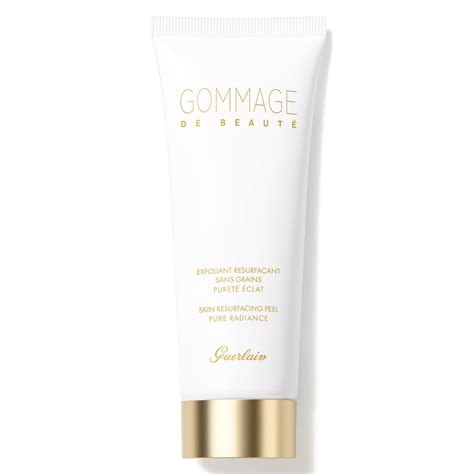 7 exfoliantes para rejuvenecer la cara sin ir al salón de belleza Glamour
