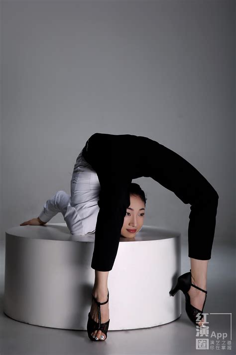 惊天柔骨第一柔术女王刘藤解锁过的那些姿势