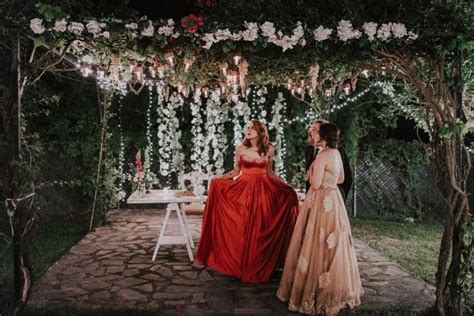 Cómo vestirte para una boda el código de la invitada perfecta bodas