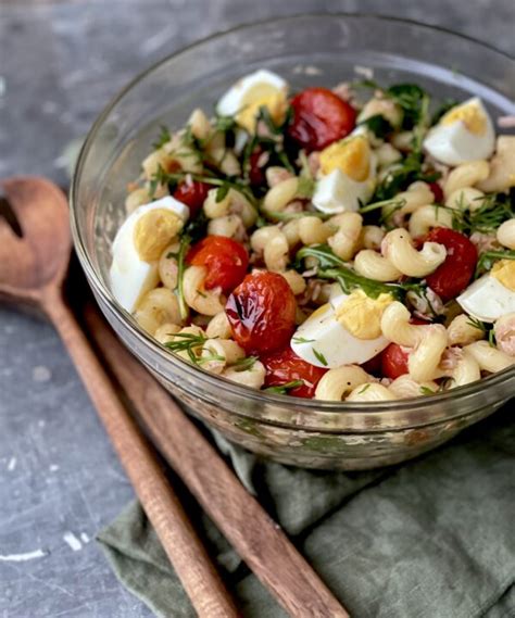 Pastasalat Med Tun Bagte Tomater Og Olie Eddike Dressing Madmusen
