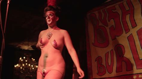 Getting Naked A Burlesque Story Nude Pics Seite 1