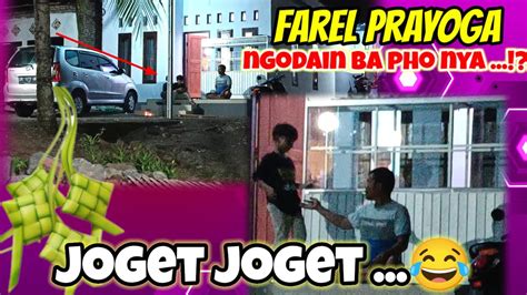 KELUARGA BAHAGIAPAK JOKO DAN FAREL PRAYOGA LAGI SANTAI DI TERAS