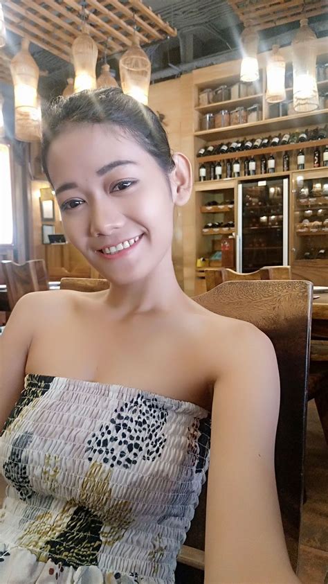Pin By Rania Amanda Modele Idn On Facebook Amanda Modele Indonesia