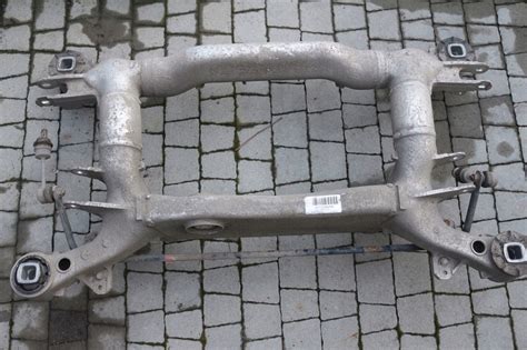 BMW E60 E61 SANKI KOŁYSKA WÓZEK BELKA TYŁ 6770828 10204210836