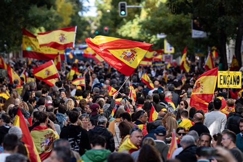 Unas 3 000 Personas Se Concentran En Ferraz En Una Nueva Jornada De