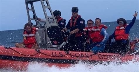 Guardia Costera rescata a seis pescadores a 18 millas náuticas al oeste