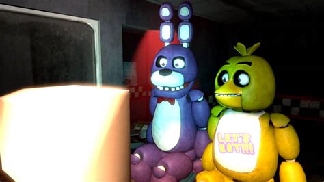 Fnaf Bonnie And Chica React To Five Nights At Freddys Trailer