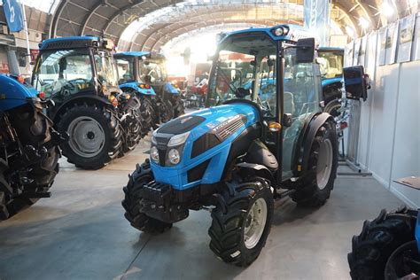 Traktory Z Agrotechu