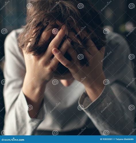 Adolescente Triste Imagen De Archivo Imagen De Adolescencias 92833501