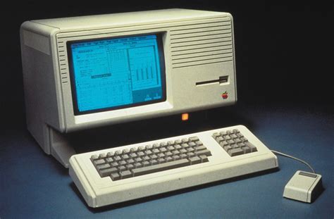 Er Janvier Lancement D Apple Computers Histoiredesinventions