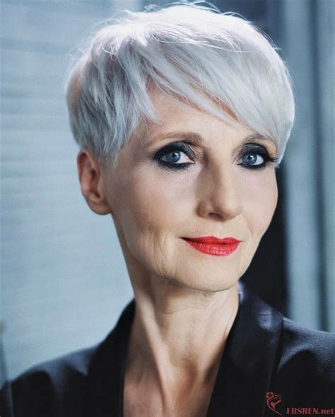 Schonesten Kurzhaarfrisuren für Frauen ab 50 Frisuren