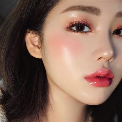 La Imagen Puede Contener Persona Primer Plano Maquillaje De Ojos