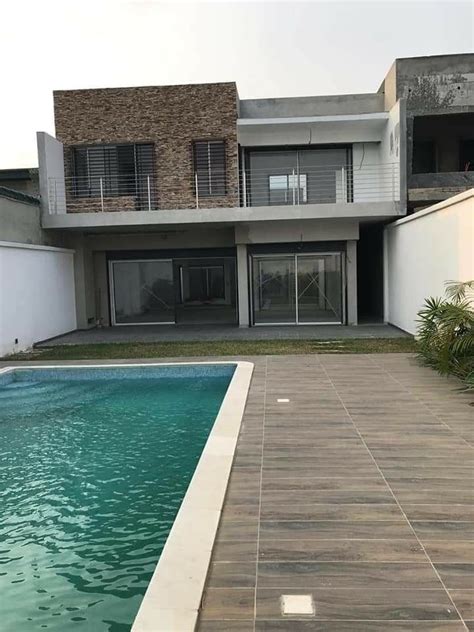 Villa Duplex De 7 Pièces Neuve Et Moderne en Vente À Cocody Riviera