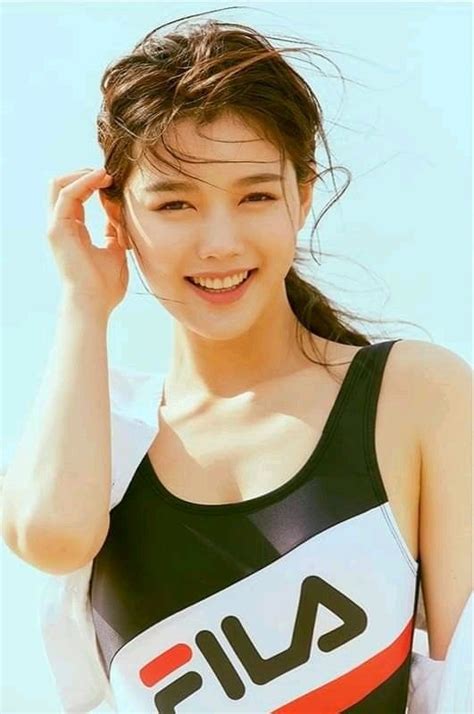 𝓜𝓪𝓻𝔂 𝓖𝓻𝓪𝓬𝓮 𝓟𝓮𝓻𝓭𝓲𝔃𝓸 on Twitter Kim yoo jung photoshoot Kim yoo jung