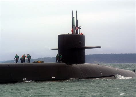 EE UU envía al Medio Oriente submarino de capacidad nuclear en medio