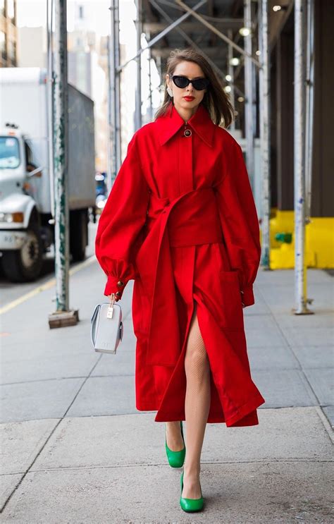 Nueve Formas De Combinar Nuestro Vestido Rojo Con Diferentes Zapatos Y