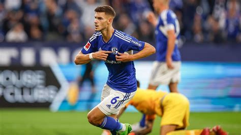 Tom Krauß gewinnt Wahl zum Rookie des Monats September FC Schalke 04