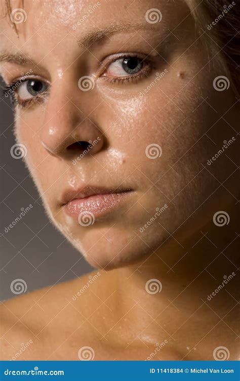 Une Femme En Sueur Photo Stock Image Du Fille Rêve 11418384