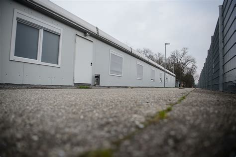 Flüchtlinge in Baden Württemberg Dächer über den Köpfen gesucht
