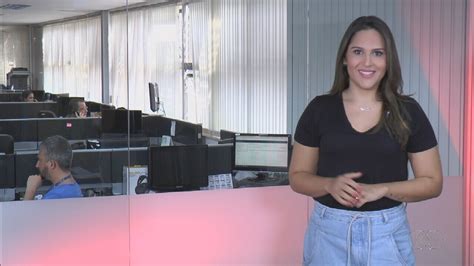 Vídeo G1 em 1 minuto Goiás Gusttavo Lima quase fica carro sem