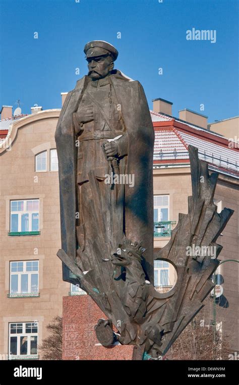 Jozef Pilsudski Monument Hi Res Stock Photography And Images Alamy