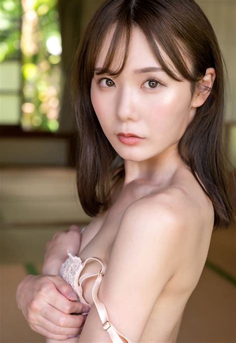 Thumbnow Japanese Babe Miru Erotic Photo
