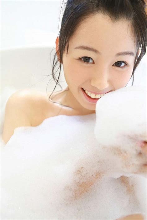 小池里奈 ヌード画像 突き出したお尻とマ コがエロすぎる全裸ヌード画像 裏ピク