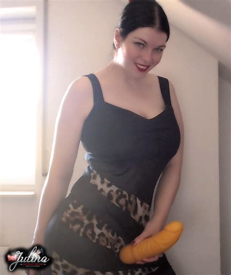 TW Pornstars Domina Lady Julina Twitter Livecam Domina Herrin