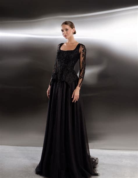 Vestido largo de fiesta con cuerpo de pedrería para bodas INVITADISIMA
