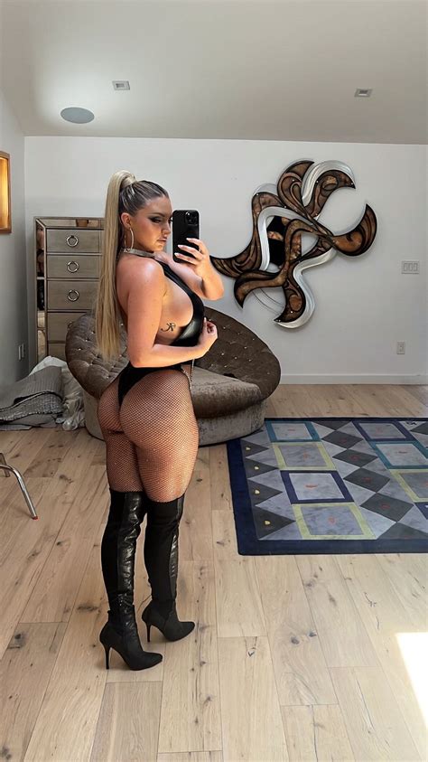 TW Pornstars 1 Pic Kayley Gunner Twitter BTS 11 01 PM 6 Jul 2022