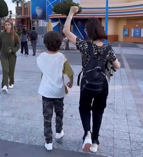 Sandy Compartilha Foto Rara O Filho Theo E Todos Ficamos Espantados