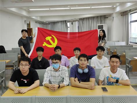 精密机械与精密仪器系和近代力学系党支部联合开展 优秀毕业生经验分享会