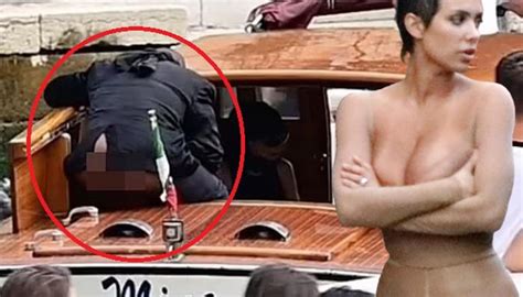 Kanye West ve eşi Bianca Censori teknede Sosyal medyayı sallayan