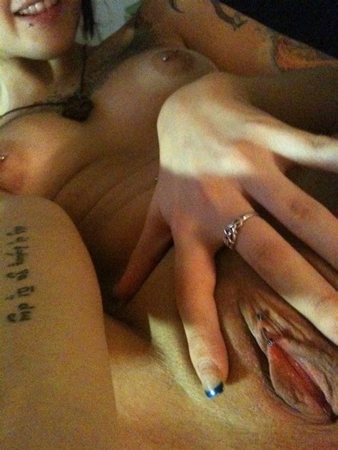 Schöne Hündin Masturbieren kostenlos Pornobilder Foto 4641