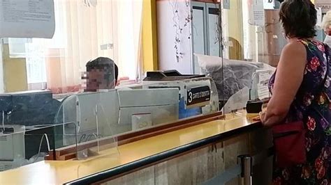 Seimila domande per 25 posti al Comune di Bari tra i laureati è corsa