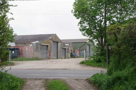 Beaumont Cum Moze Footpath 11 Glyn Baker Cc By Sa 2 0 Geograph
