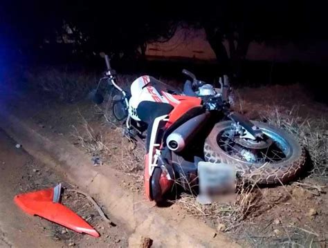 Motociclista de 60 anos tem perna amputada após acidente de trânsito em