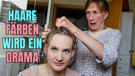 Mama färbt meine dünnen und feinen Haare mit Pflanzenhaarfarbe von