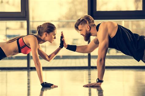 Fit Ohne Geräte 6 Tipps And 6 Übungen Für Dein Krafttraining Gesundfitde