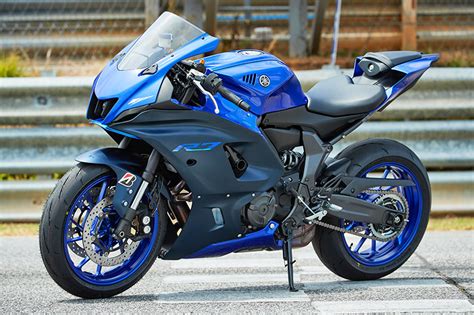 2022 Yamaha YZF R7 First Ride Review