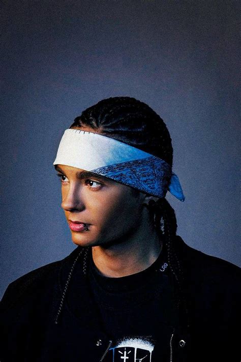 Pin de saa em Tokio Hotel Hotel em tóquio Celebridades masculinas