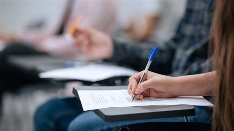 I voti delle prove scritte alla Maturità già disponibili per la metà